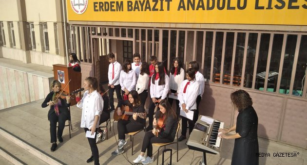 ERDEM BAYAZIT ANADOLU LİSESİ ÖĞRENCİLERİNDEN ÇİFTE BAŞARI - EĞİTİM ...
